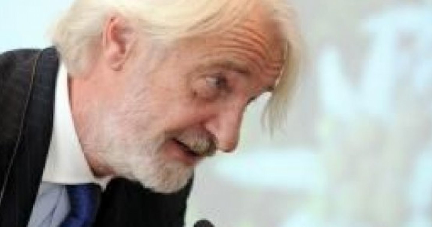"Paese di merda!": scoppia la polemica. Bufera su Pierre Rusconi ...